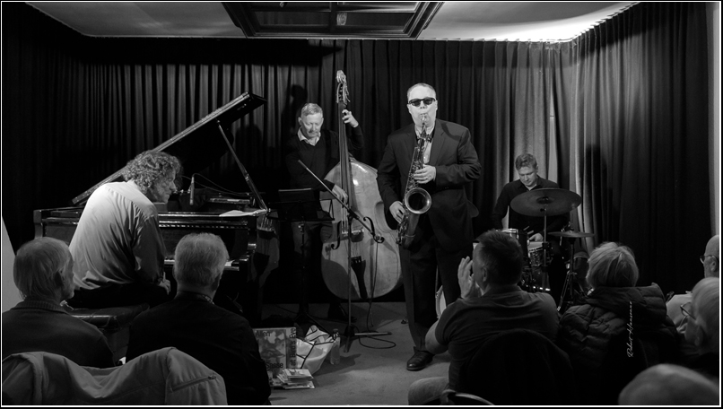 Martin Sasse Trio + Harry Hallen au Jacques Pelzer Jazz Club (Liège, 16 ...